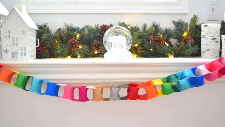 The felt chain garland that never ends