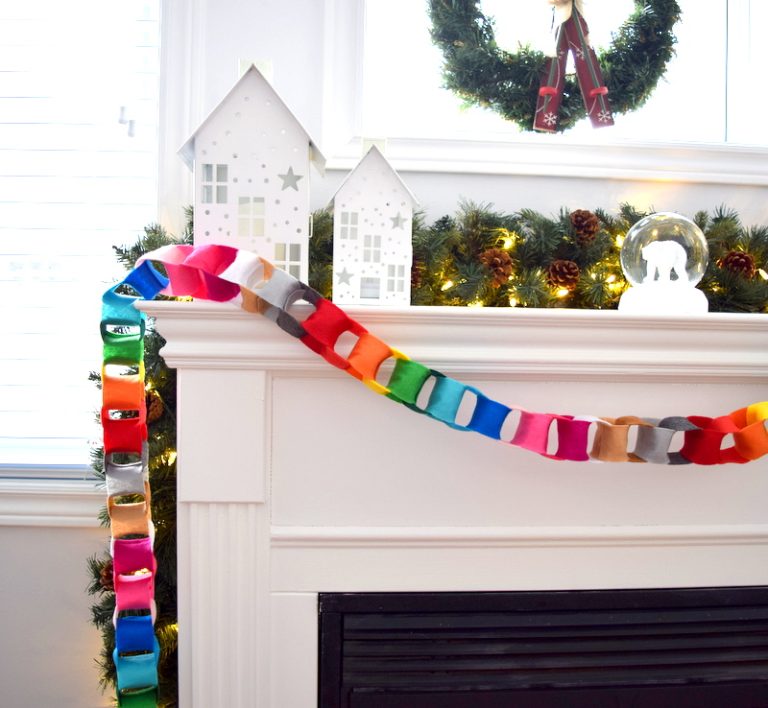 The felt chain garland that never ends